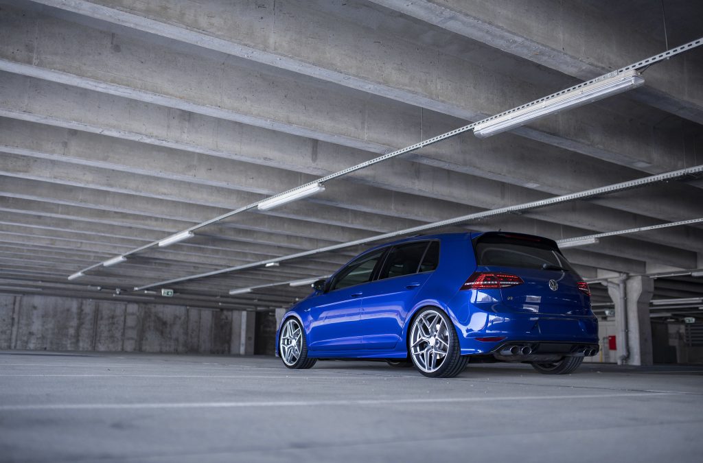 VW Golf mk7 R felgi Concaver Wheels CVR2 Brushed Titanium - Blog firmowy