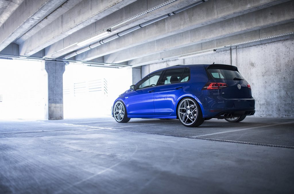 VW Golf mk7 R felgi Concaver Wheels CVR2 Brushed Titanium - Blog firmowy