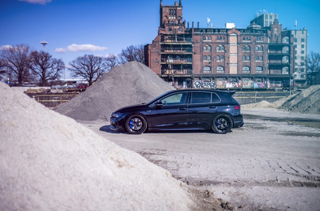 VW Golf MK8R felgi JR SL01 Black - Blog firmowy